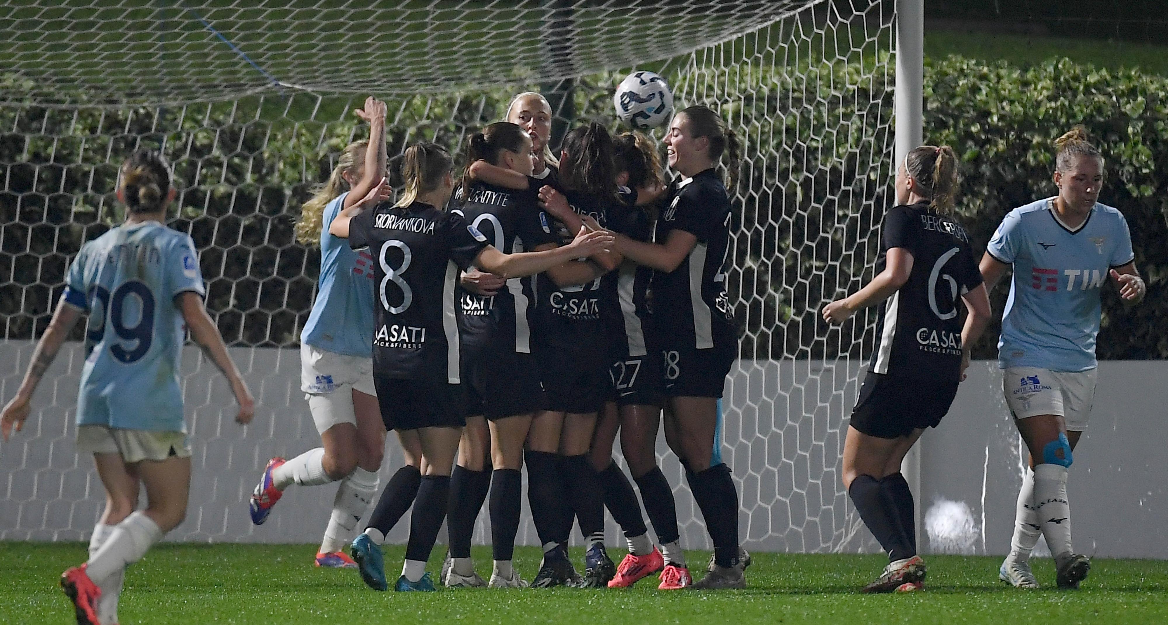 Como, altro colpo in trasferta: 2-1 sulla Lazio e vittoria per salire ...