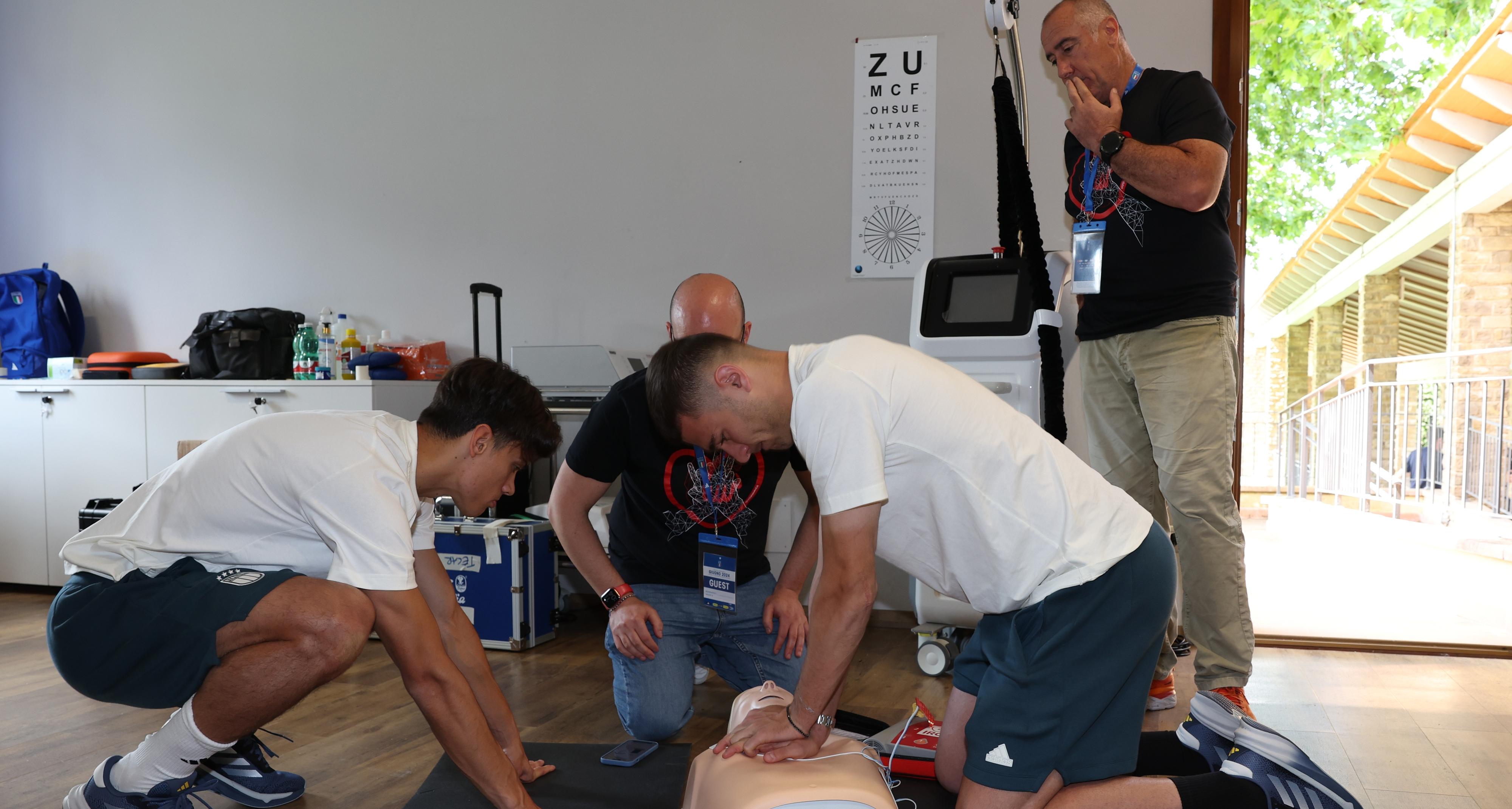 The Azzurri 'in class' for cardiopulmonary resuscitation, De Carli ...