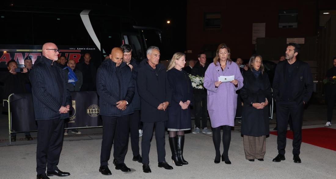 The Azzurri pay tribute to the victims of the Heysel Stadium disaster